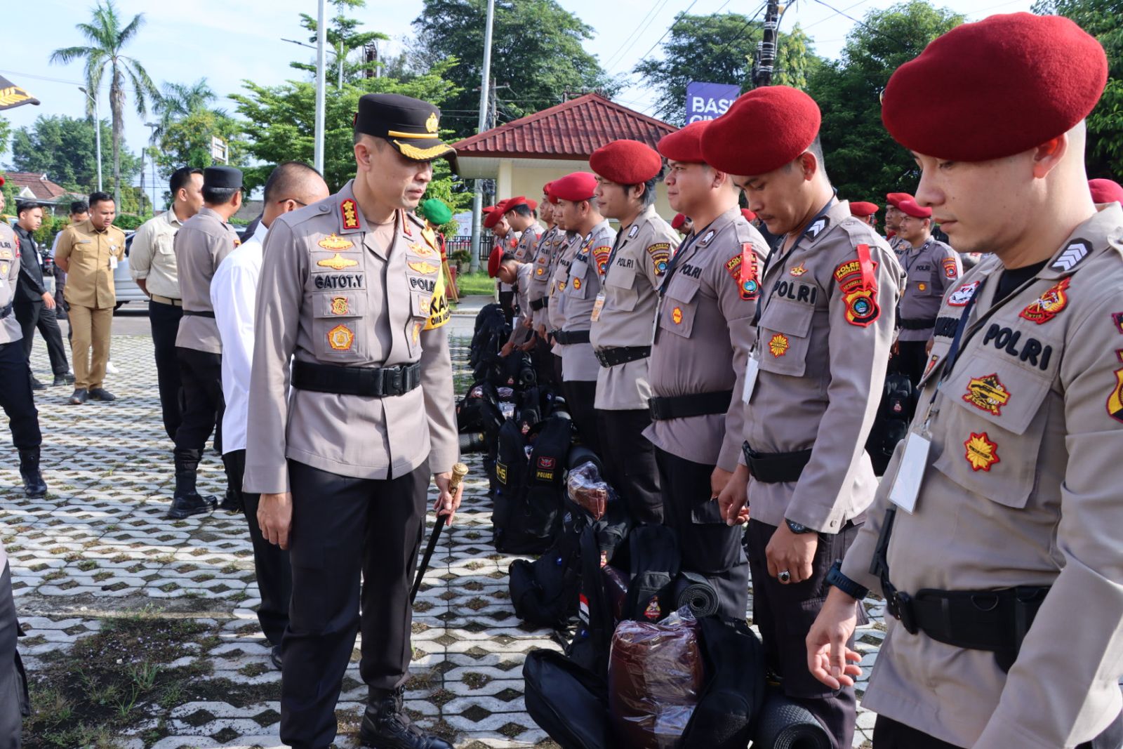 Kapolresta Pangkalpinang Pimpin Apel Serpas Pam TPS Pemilu Tahun 2024. - Exsekusinews.id